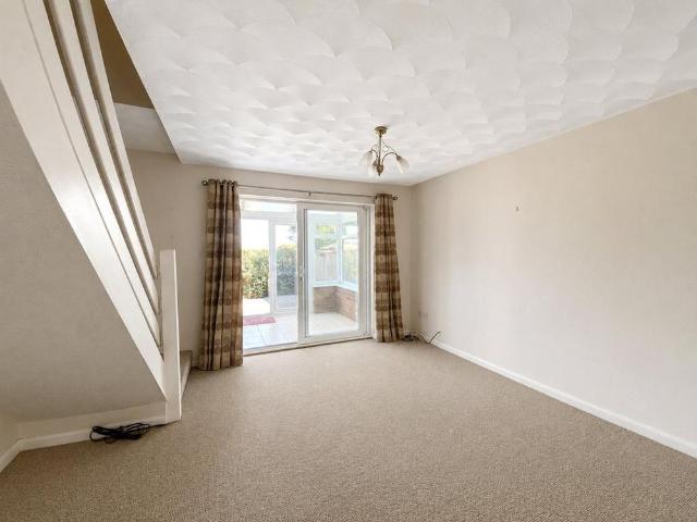2 bedroom semi detached house to rent