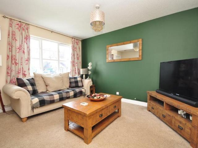 2 bedroom semi detached house to rent