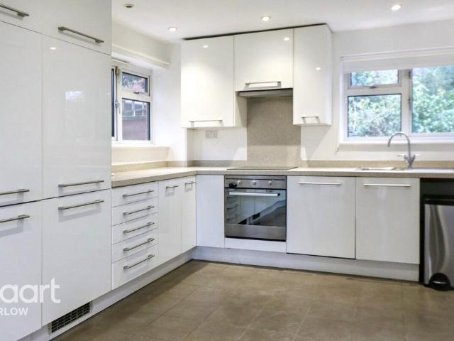 2 bedroom semi detached house to rent