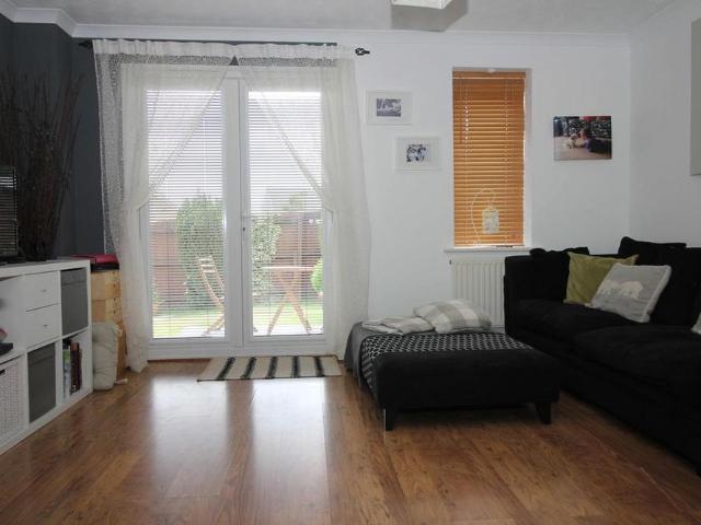 2 bedroom semi detached house to rent
