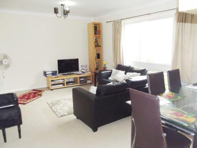 2 bedroom semi detached house to rent