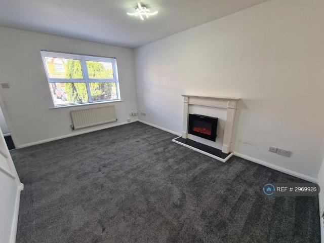 2 bedroom semi detached house to rent