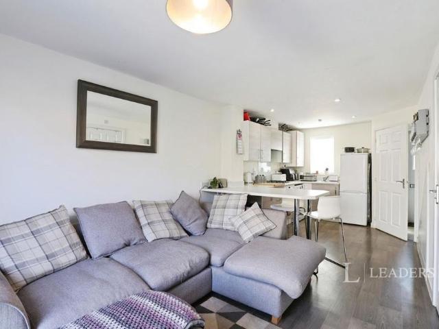 2 bedroom semi detached house to rent