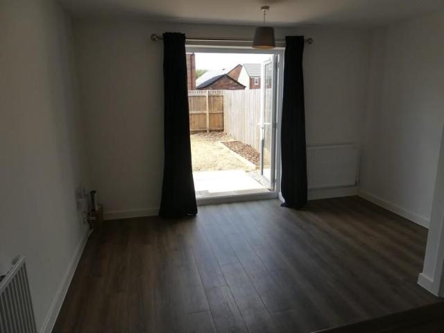 2 bedroom semi detached house to rent