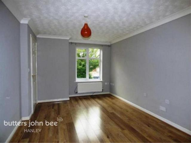 2 bedroom semi detached house to rent