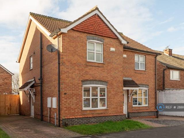 2 bedroom semi detached house to rent