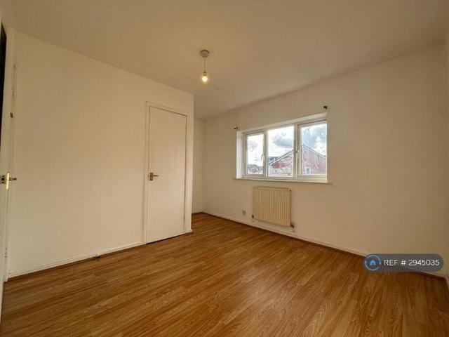 2 bedroom semi detached house to rent