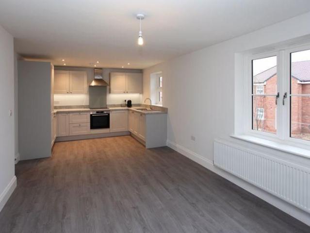 2 bedroom semi detached house to rent