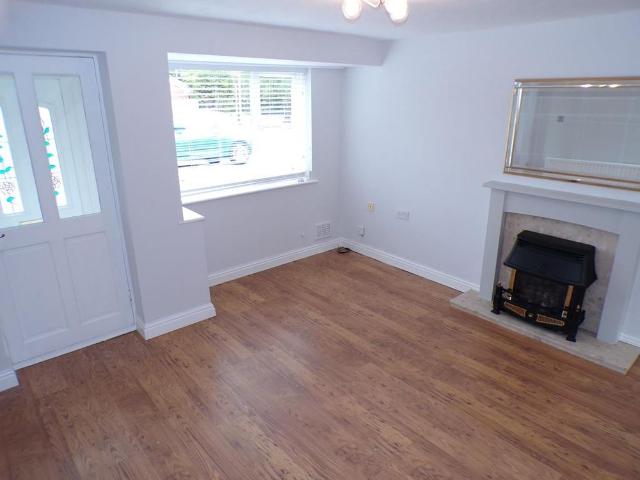 2 bedroom semi detached house to rent