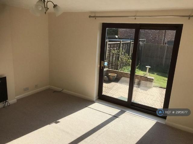 2 bedroom semi detached house to rent
