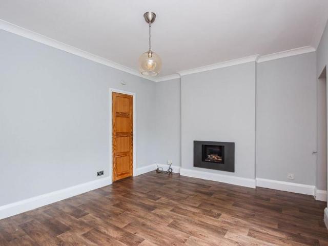 2 bedroom semi detached house to rent