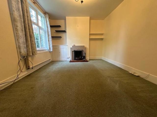 2 bedroom semi detached house to rent