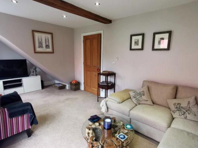 2 bedroom semi detached house to rent