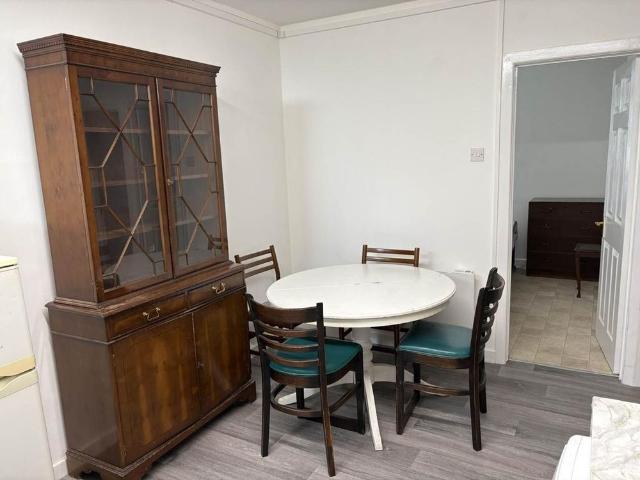 2 bedroom semi detached house to rent