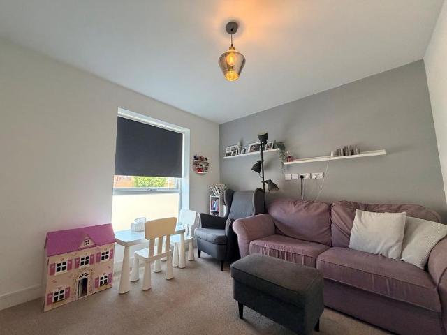 2 bedroom semi detached house to rent