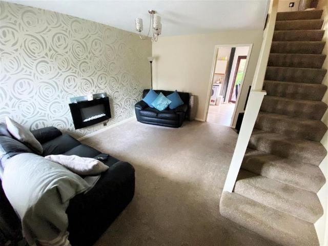 2 bedroom semi detached house to rent