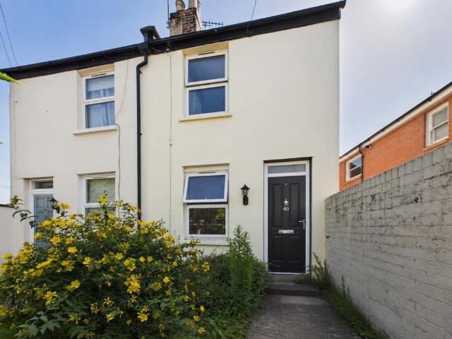 2 bedroom semi detached house to rent