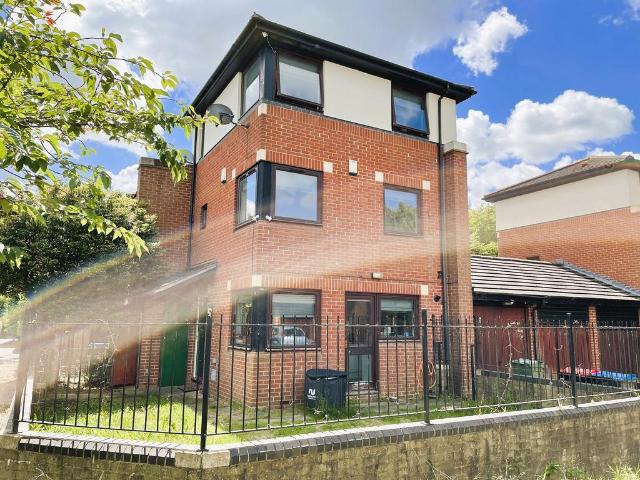 2 bedroom semi detached house to rent
