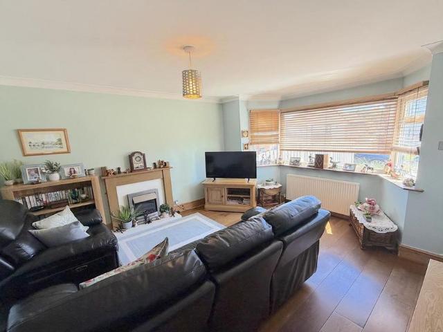 2 bedroom semi detached house to rent