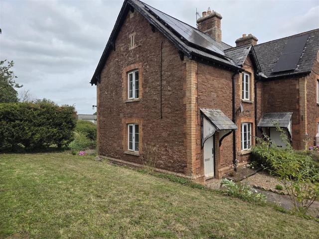 2 bedroom semi detached house to rent