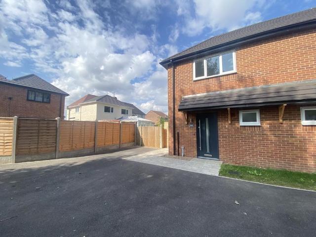 2 bedroom semi detached house to rent