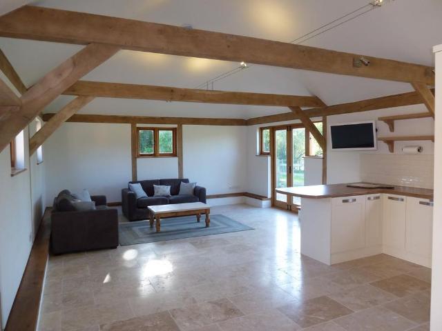 2 bedroom semi detached house to rent