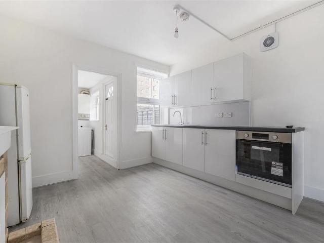 2 bedroom semi detached house to rent