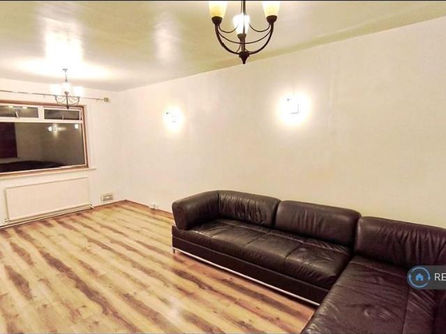 2 bedroom semi detached house to rent