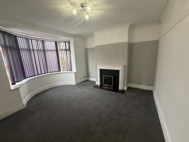 2 bedroom semi detached house to rent
