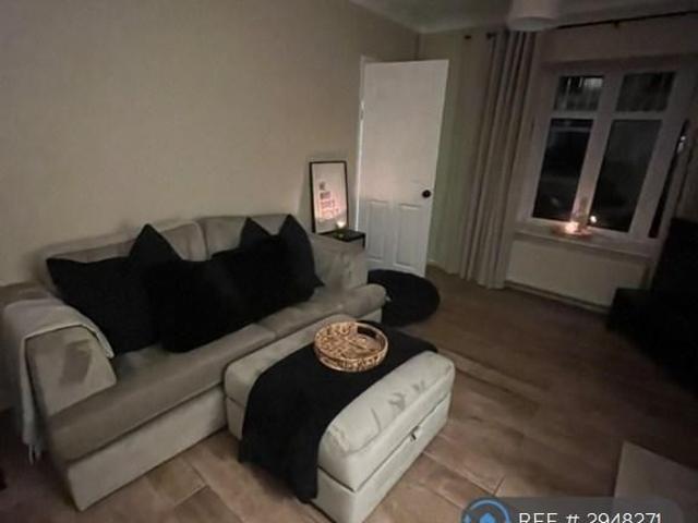 2 bedroom semi detached house to rent