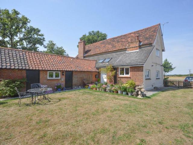 2 bedroom semi detached house to rent