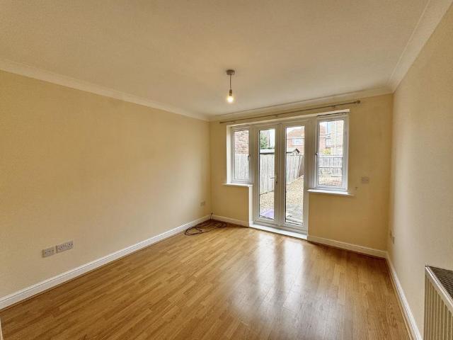 2 bedroom semi detached house to rent