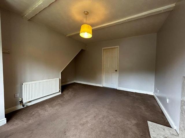 2 bedroom semi detached house to rent