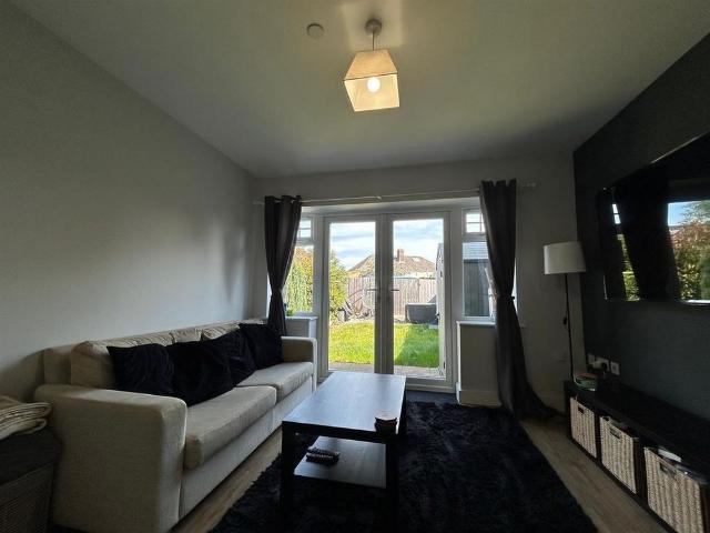 2 bedroom semi detached house to rent