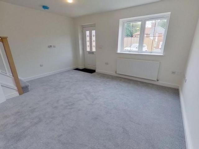 2 bedroom semi detached house to rent