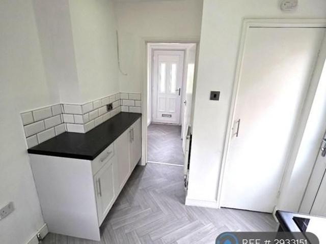 2 bedroom semi detached house to rent