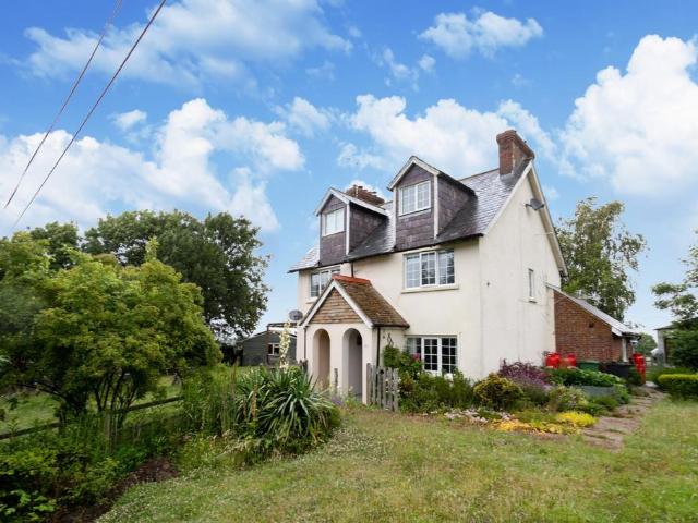 2 bedroom semi detached house to rent