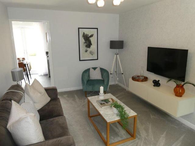 2 bedroom semi detached house to rent