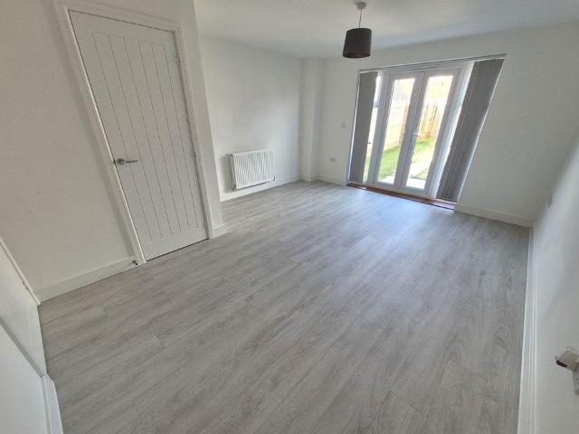 2 bedroom semi detached house to rent