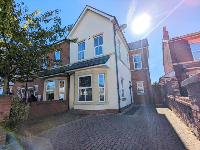 2 bedroom semi detached house to rent
