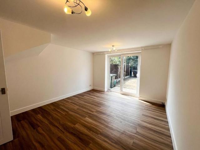 2 bedroom semi detached house to rent