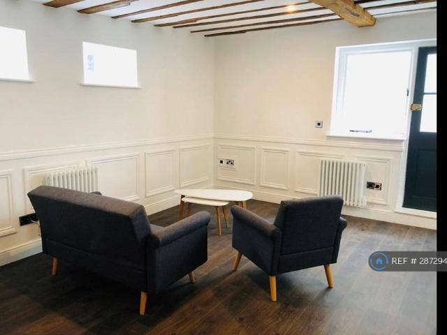 2 bedroom semi detached house to rent