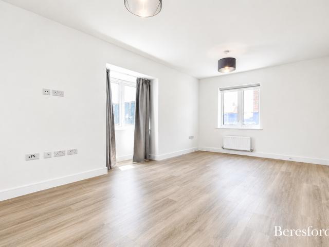 2 bedroom semi detached house to rent