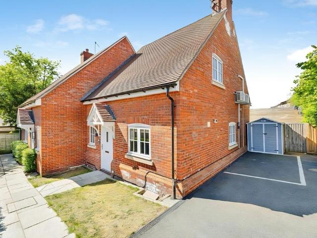 2 bedroom semi detached house to rent