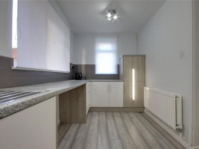 2 bedroom semi detached house to rent