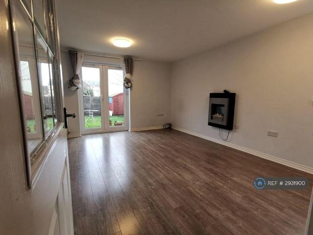 2 bedroom semi detached house to rent
