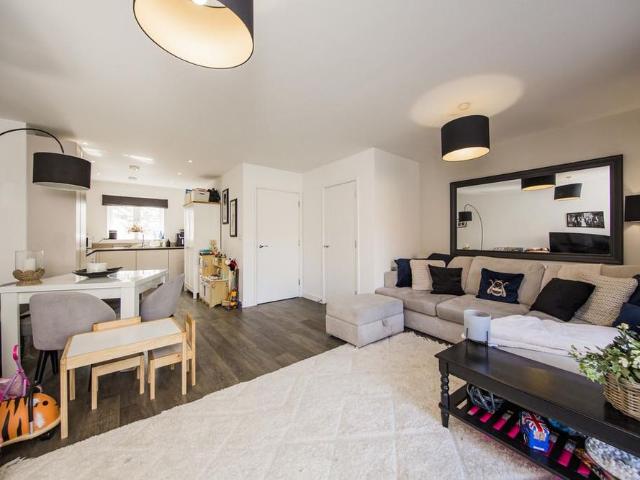2 bedroom semi detached house to rent