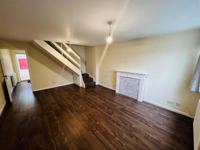 2 bedroom semi detached house to rent