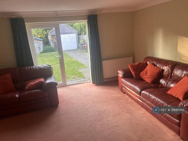 2 bedroom semi detached house to rent