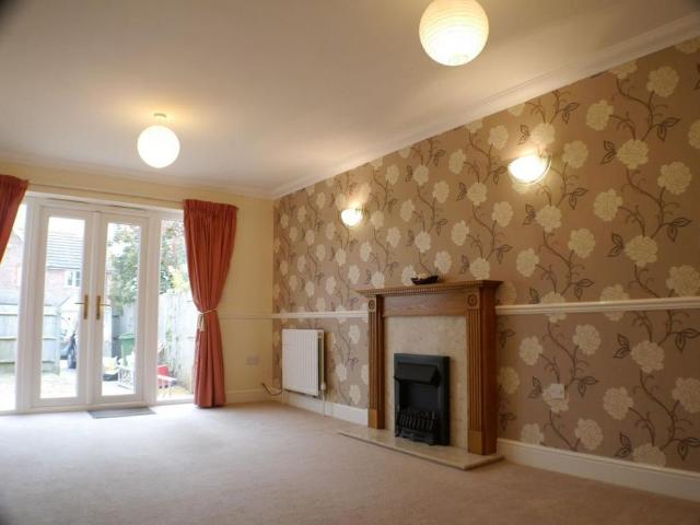 2 bedroom semi detached house to rent
